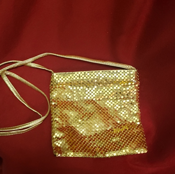 shakira | Bags | Y2kshakira Gold Mesh Embedded Crossbody Bagzip ...